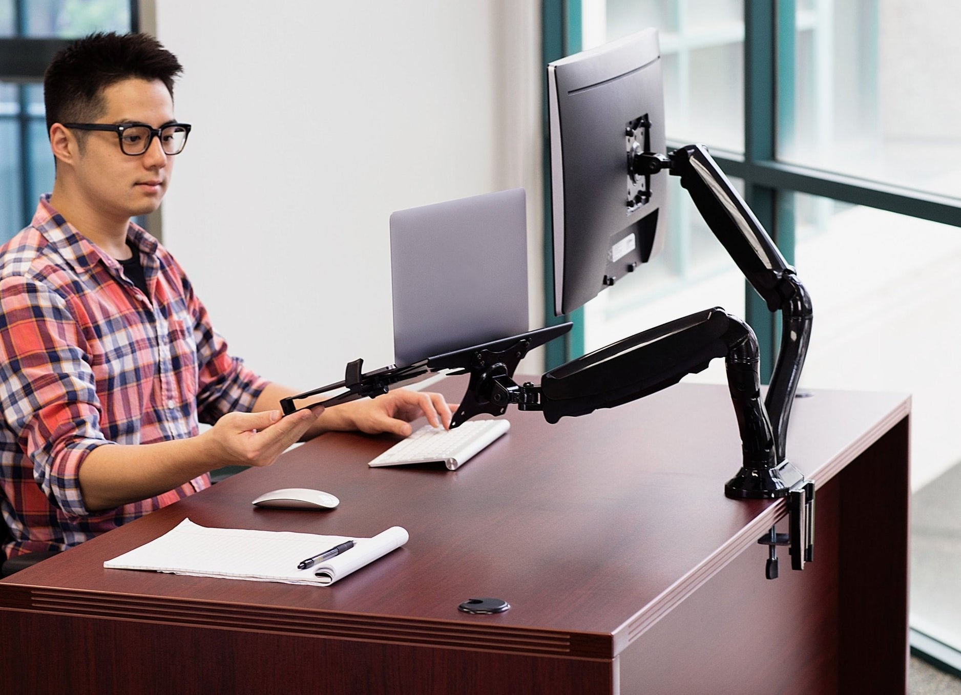 Ergonomic Laptop Setup: Reduce Strain & Improve Comfort | Expert Guide ...